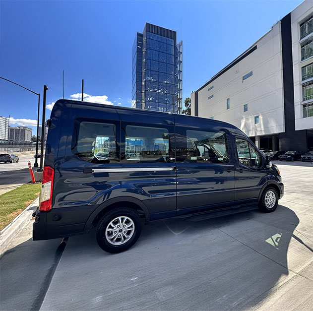 Ford Transit 12 Passengers medium roof